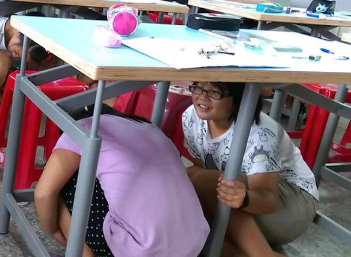 Israel and Stuff » Israel gives Taiwan 117 earthquake-resistant tables ...